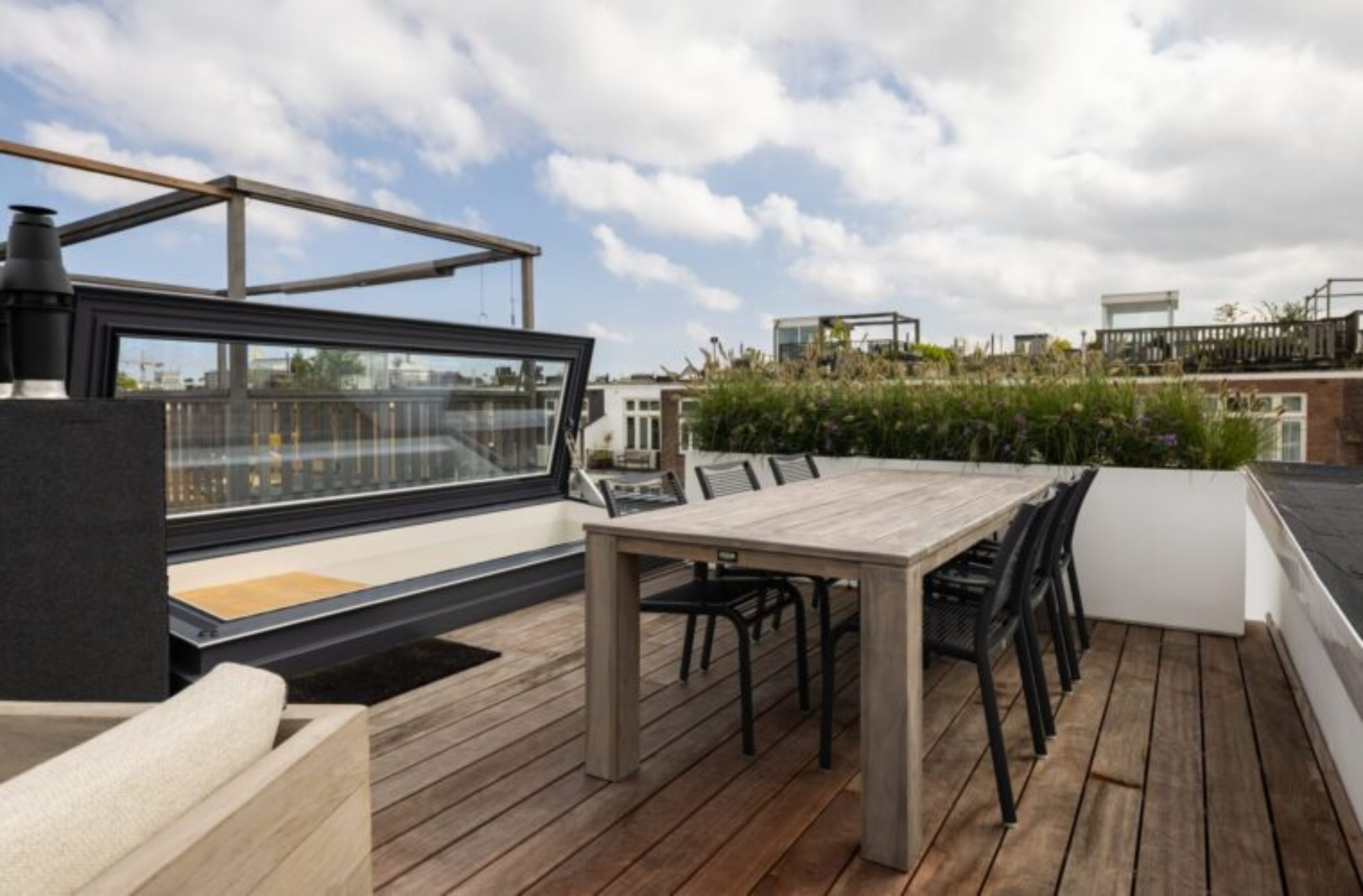 Electric Hatch - Dutch Roof Design