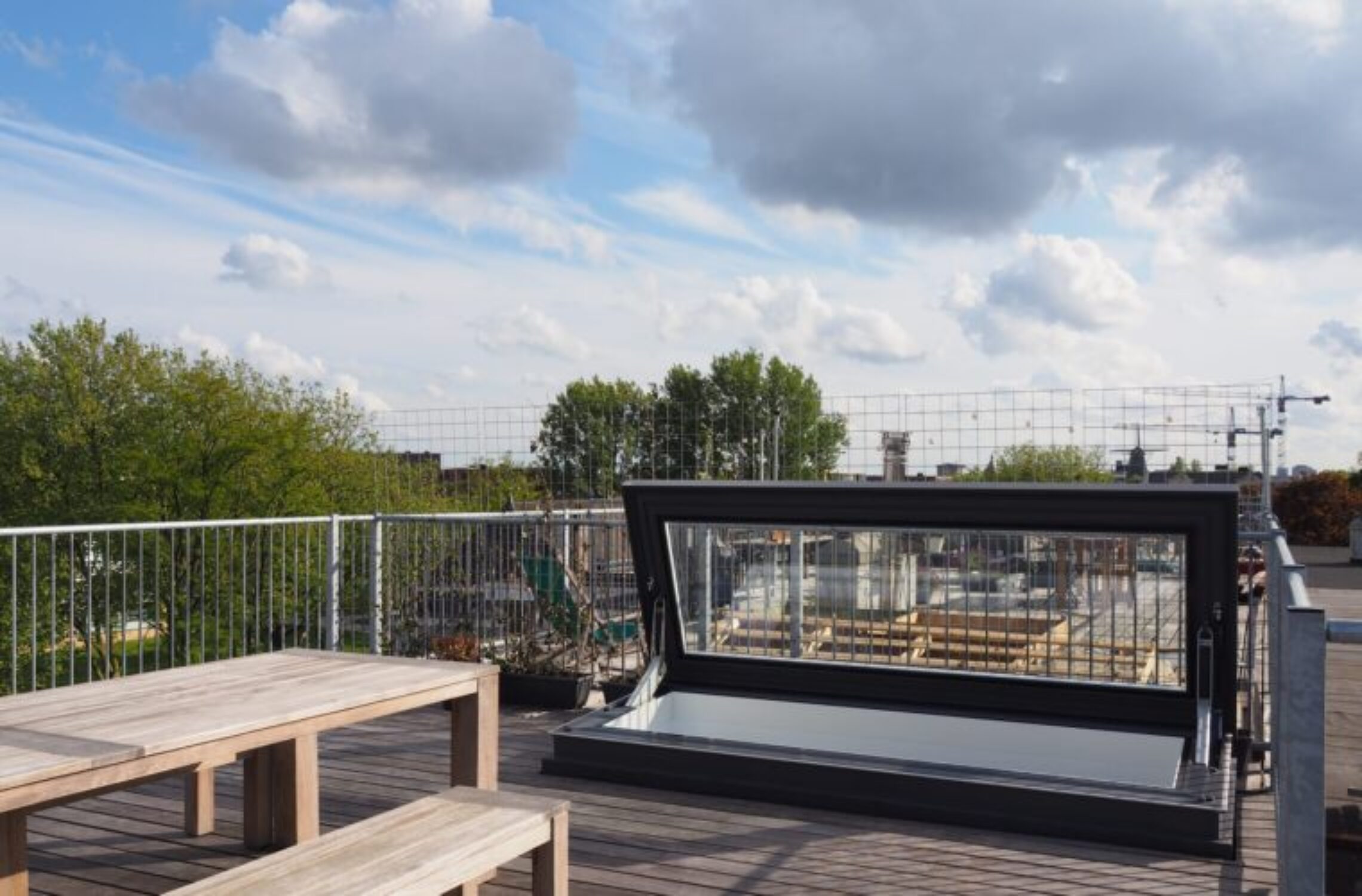 Electric Hatch - Dutch Roof Design