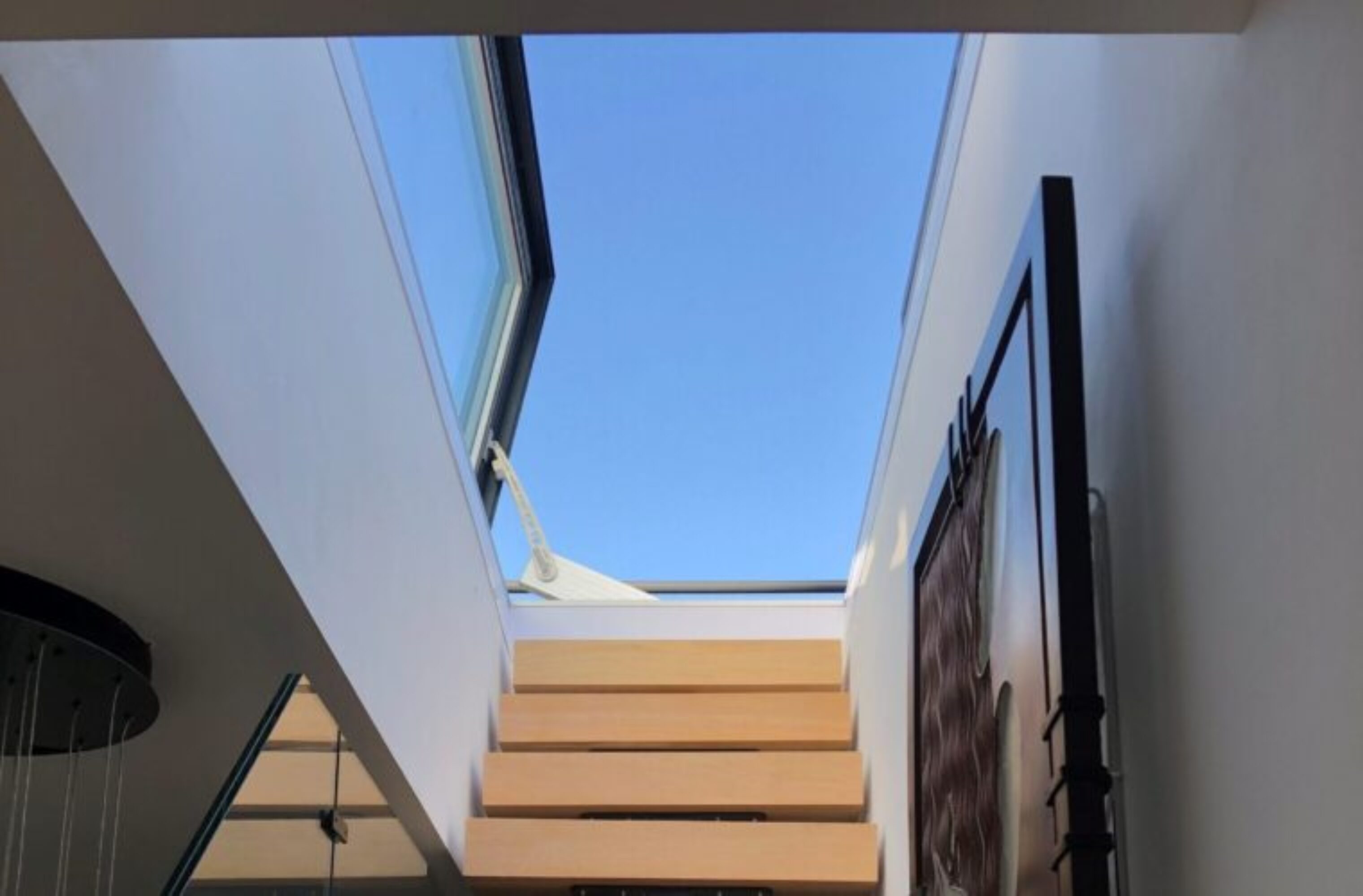 Electric Hatch - Dutch Roof Design