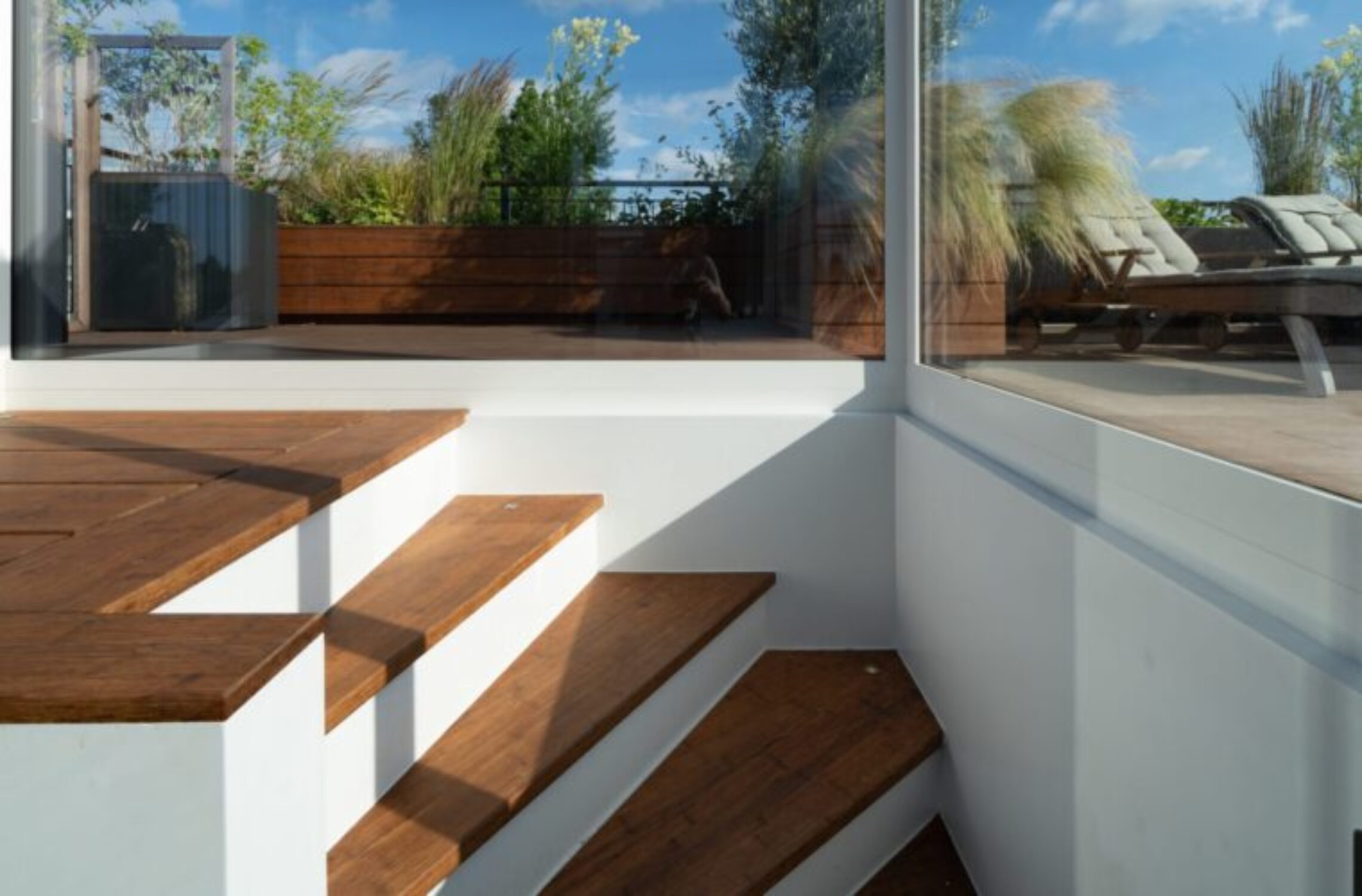 Sliding Box - Dutch Roof Design