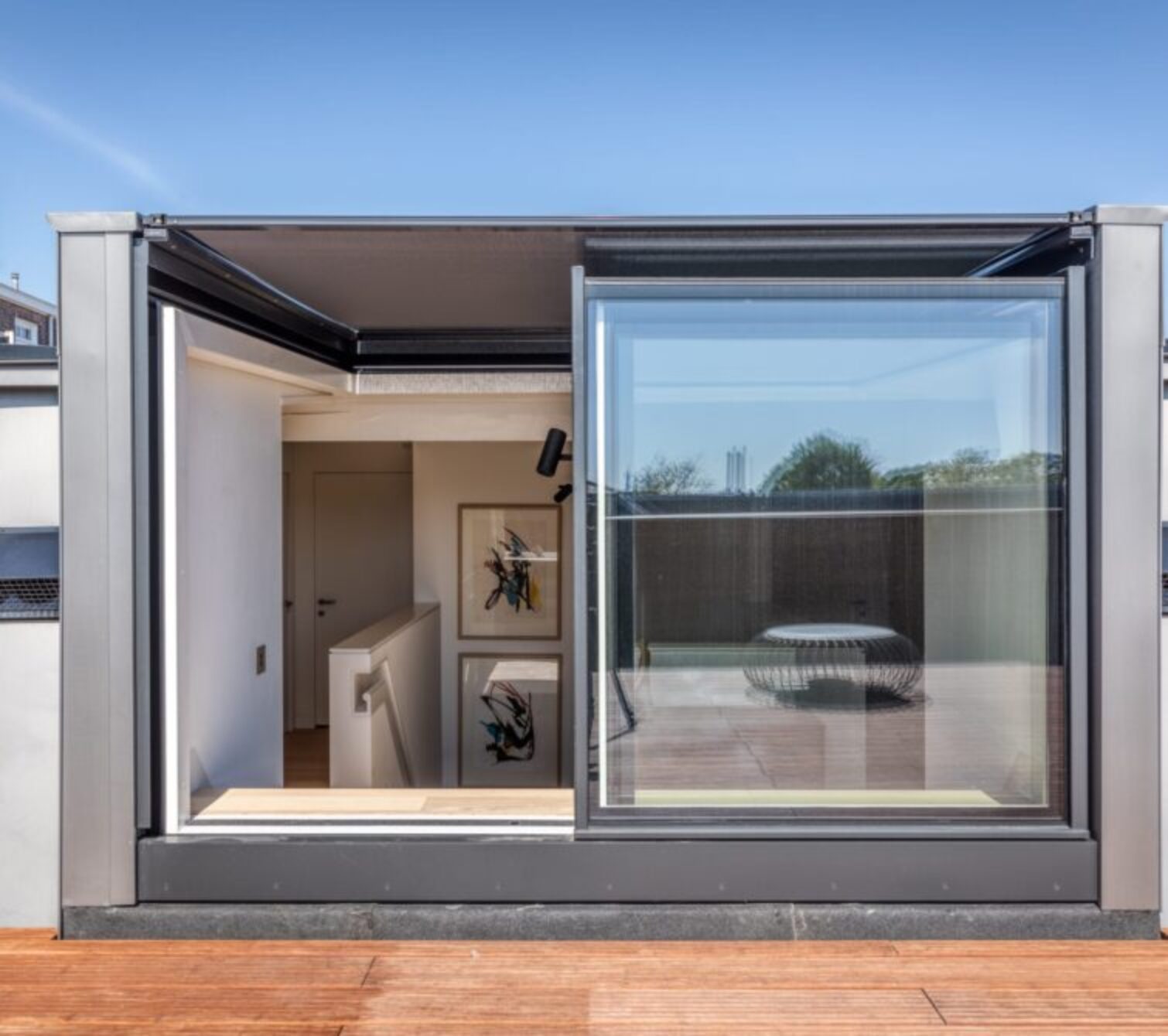 Sliding Box Den Haag - Dutch Roof Design