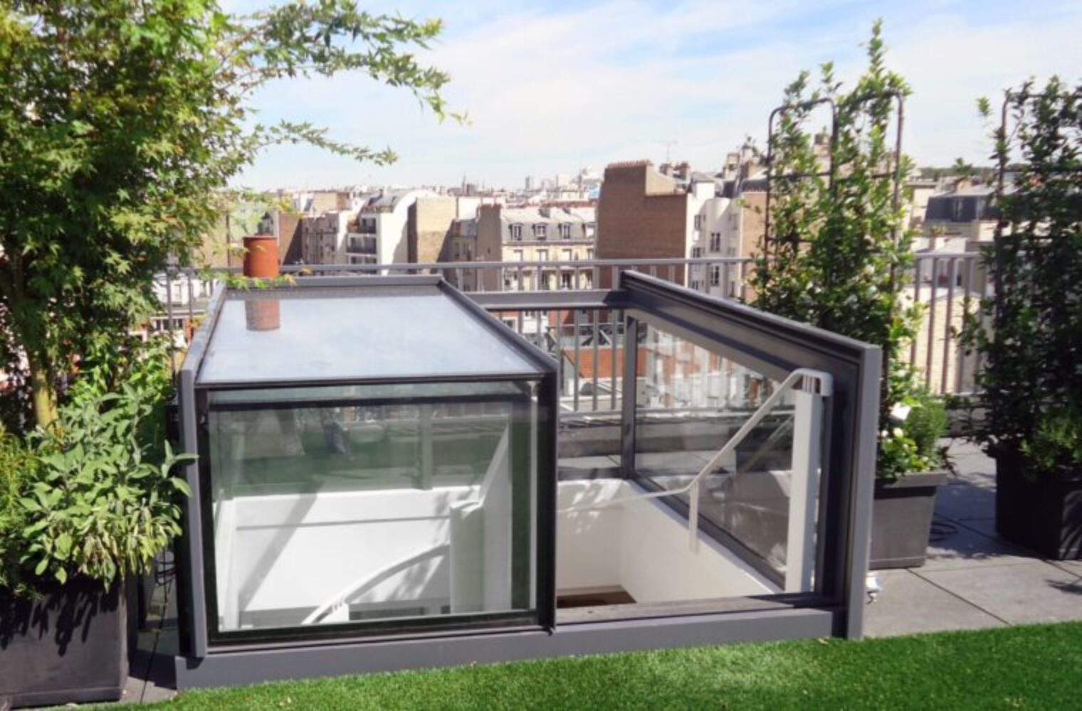 Sliding Box - Dutch Roof Design